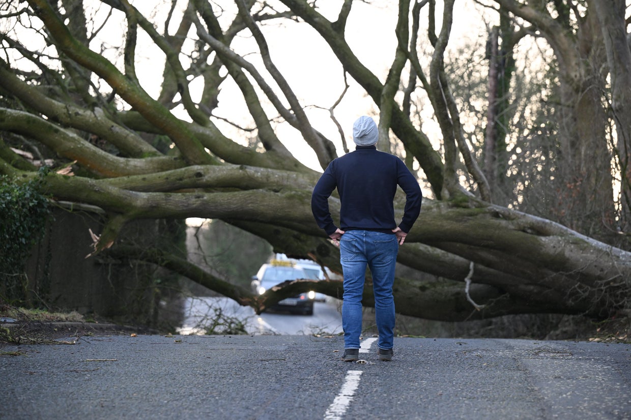 Ireland, U.K. hit by record winds as Storm Éowyn shuts down transport ...