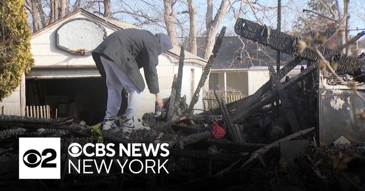Bay Shore deadly fire fueled by fierce winds - CBS New York