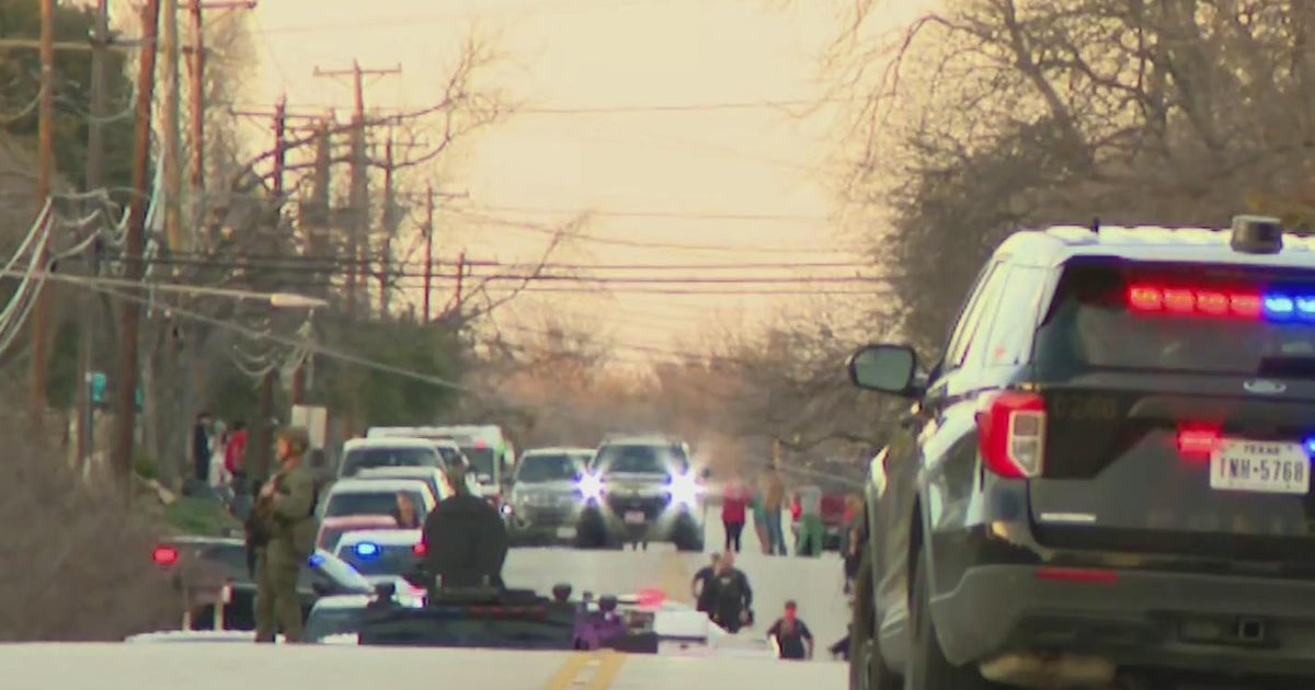 Suspect in Fort Worth SWAT investigation dies after hours-long standoff ...