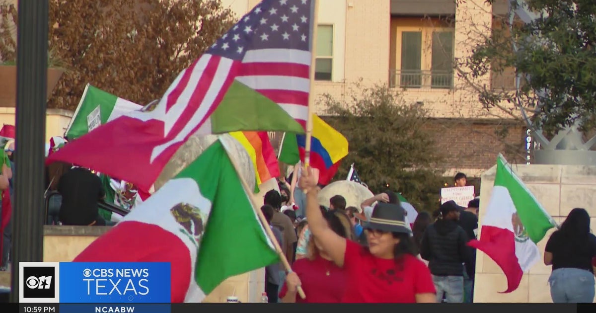 Hundreds rally against ICE raids at Arlington protest, rally - CBS Texas