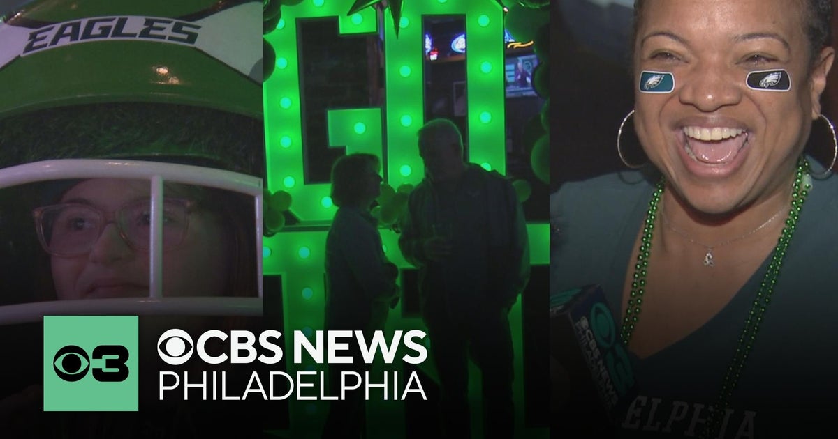 Eagles fans fired-up at Chickie's & Pete's pep rally in South ...