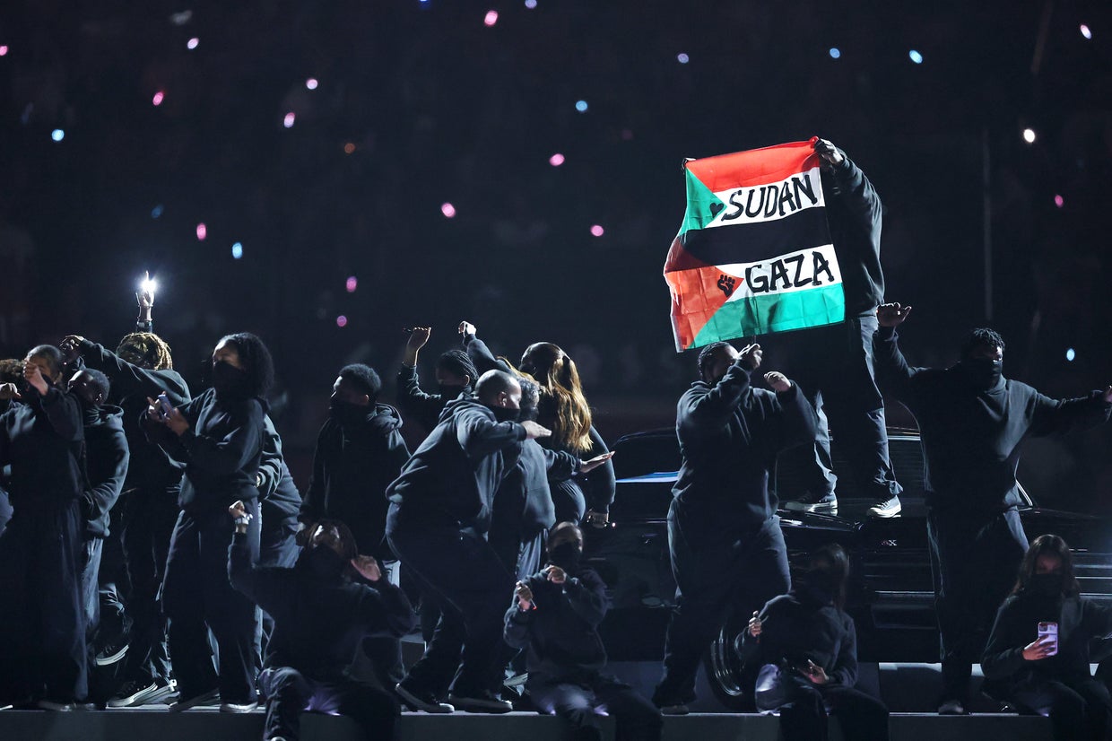 Super Bowl halftime protester gets lifetime ban from NFL stadiums - CBS ...