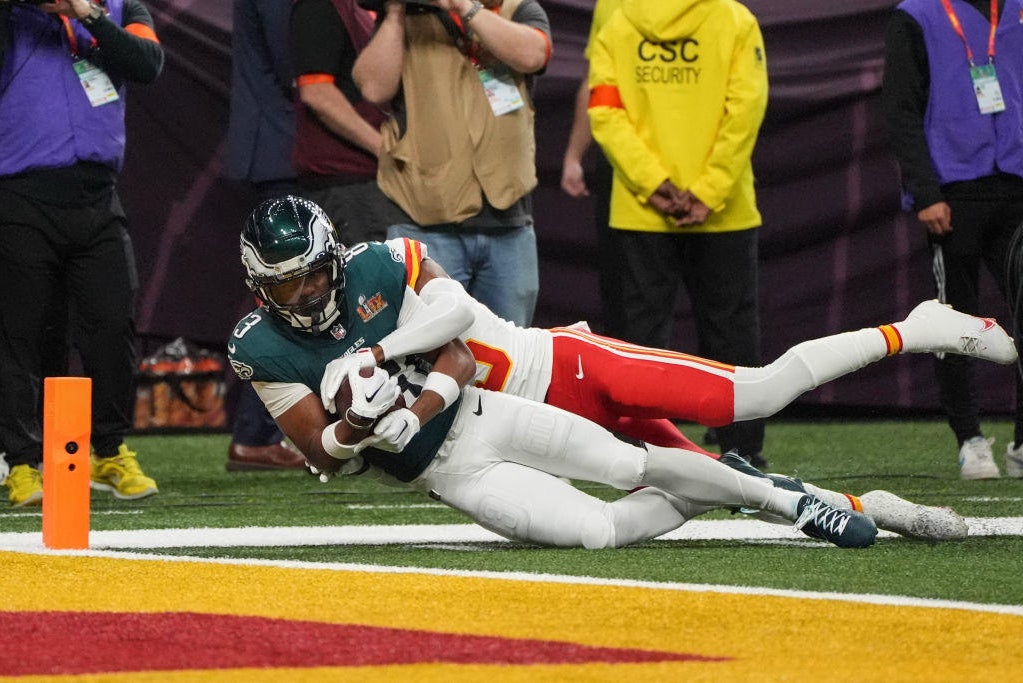 Eagles deny Chiefs Super Bowl 2025 "three-peat" with dominant win. Here are the game highlights.