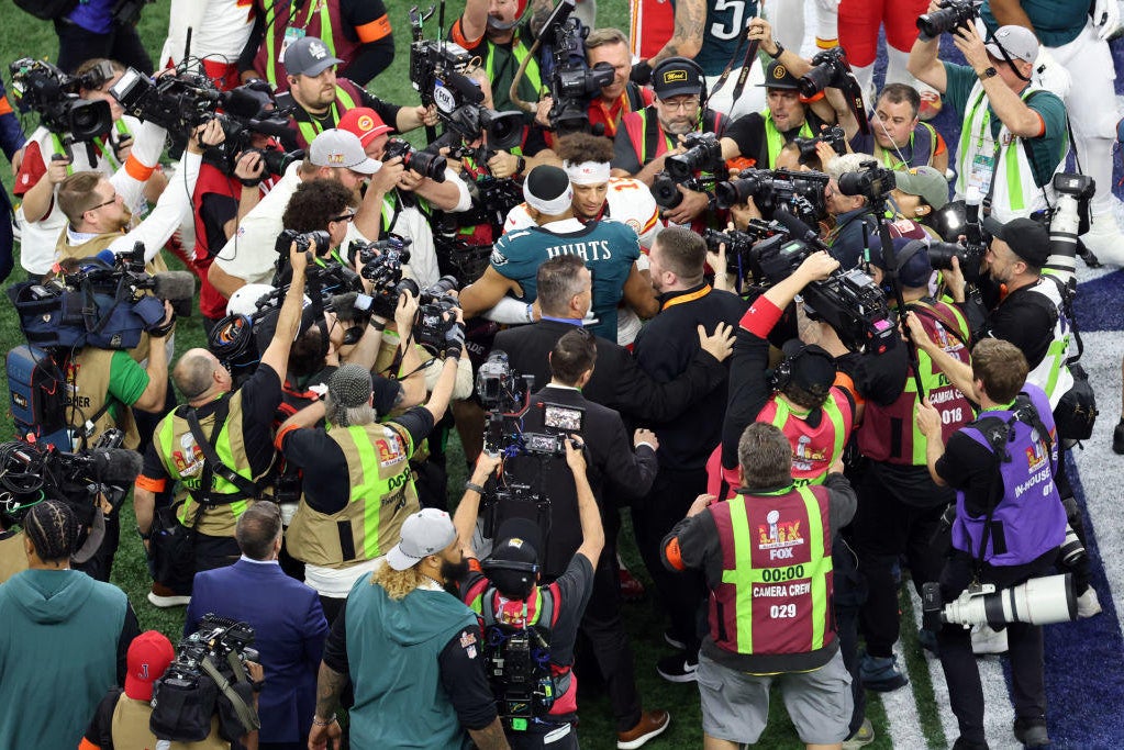 Eagles deny Chiefs Super Bowl 2025 "three-peat" with dominant win. Here ...