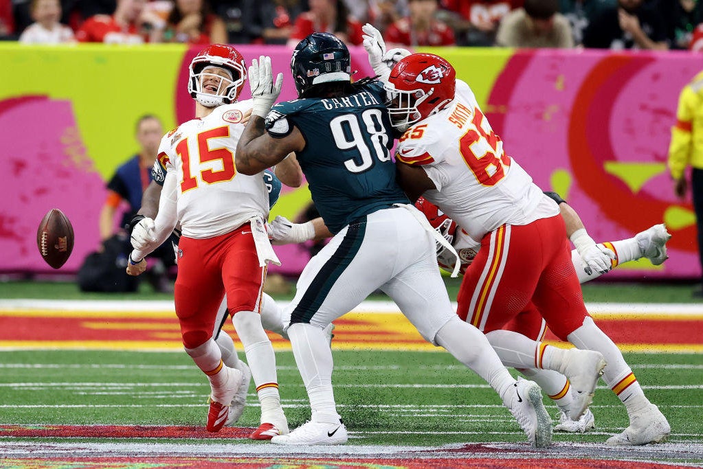 Eagles deny Chiefs Super Bowl 2025 "three-peat" with dominant win. Here are the game highlights.