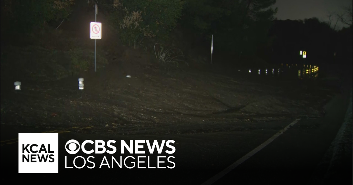 Heavy rainfall causes small mudslide in the Hollywood Hills - CBS Los ...