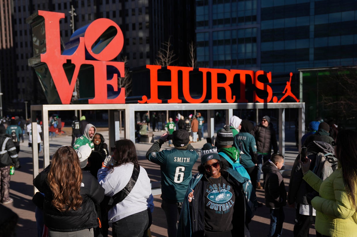 Photos show Eagles Super Bowl 2025 parade in Philadelphia - CBS ...