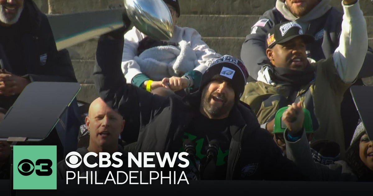 Eagles GM Howie Roseman fired up after being hit in head by beer can ...