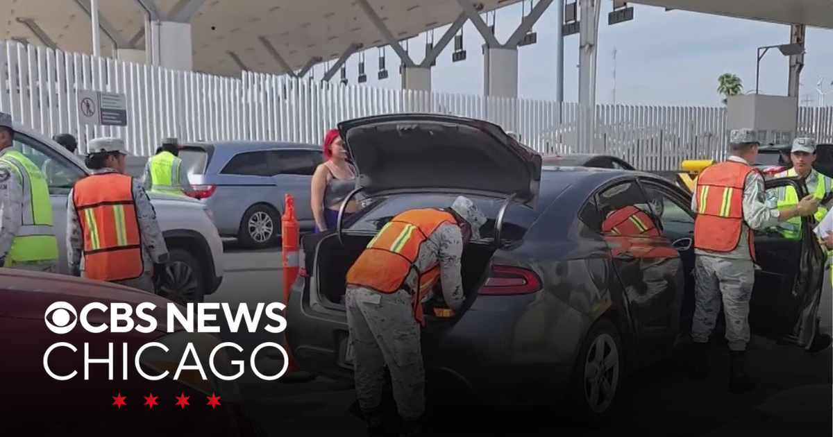 Mexican National Guard create checkpoints at border - CBS Chicago