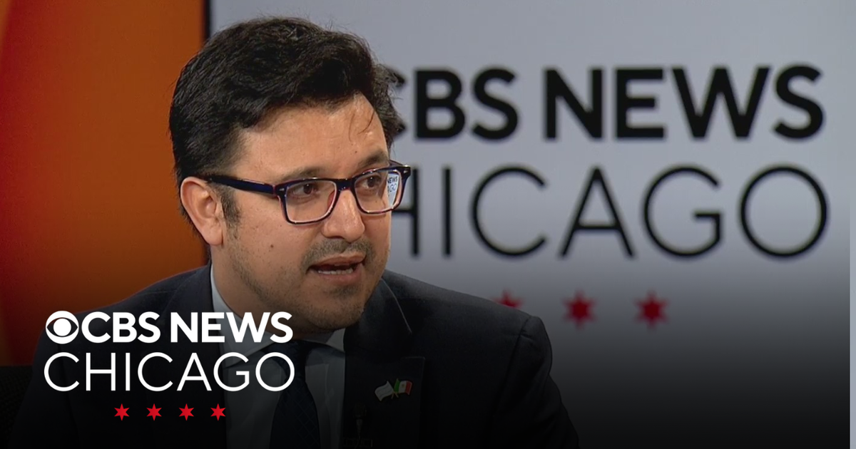 Alderman defends staff’s decision to eject reporter from meeting - CBS ...