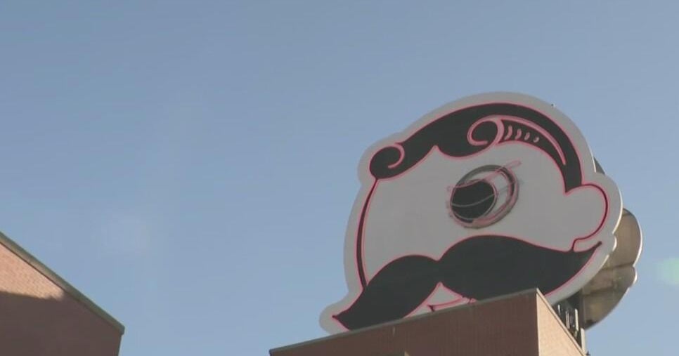 Where's Marty: The significance of Baltimore's Natty Boh sign - CBS ...