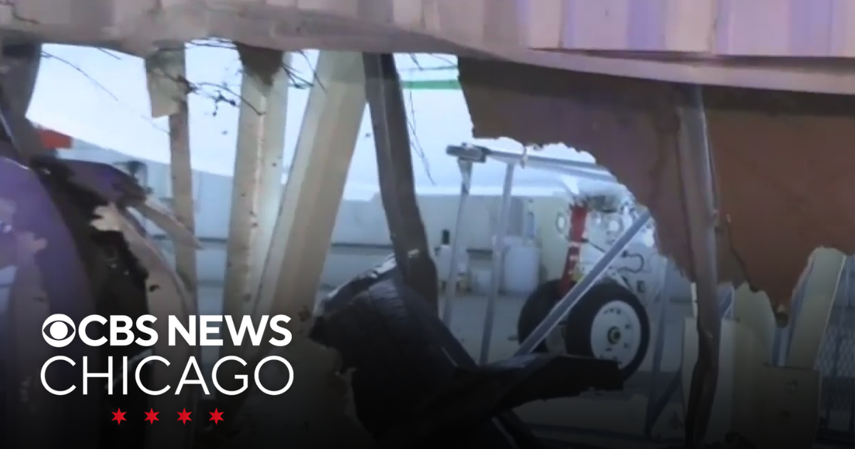 Pedestrian killed in multi-car crash outside Chicago Midway Airport ...
