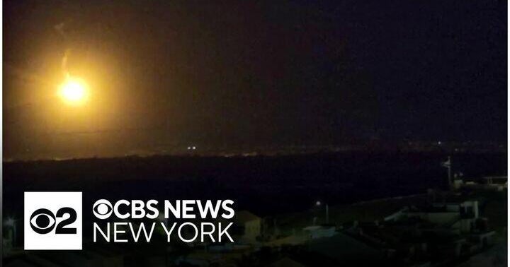 Hamas and Yemen's Houthi rebels fire rockets at Israel - CBS New York