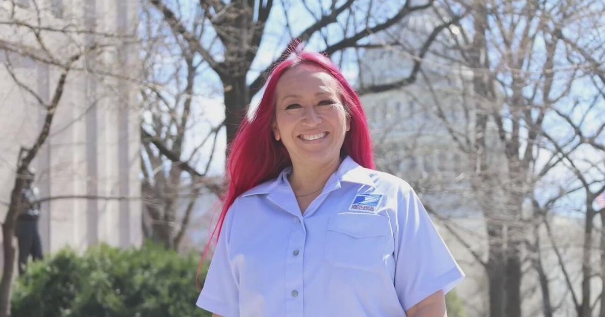 Michigan letter carrier given hero award for rescuing school girl from ...