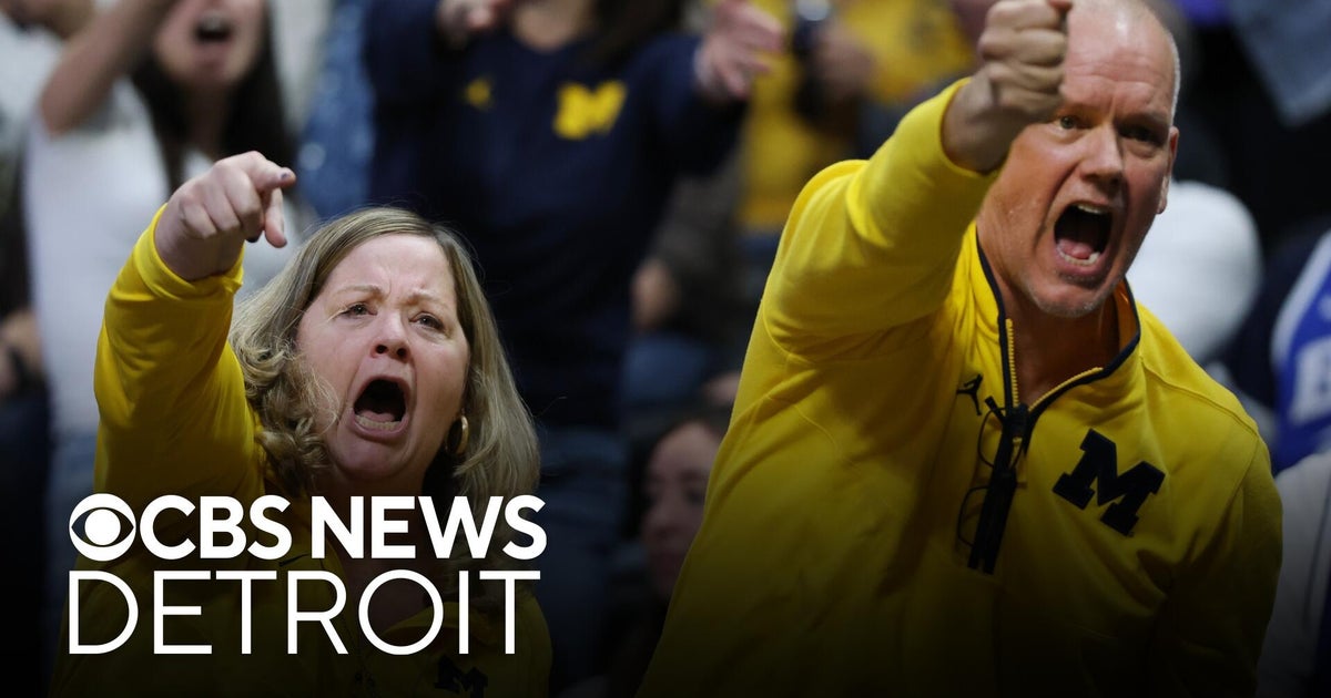 Michigan basketball fans celebrate Sweet 16 berth for men's team - CBS ...