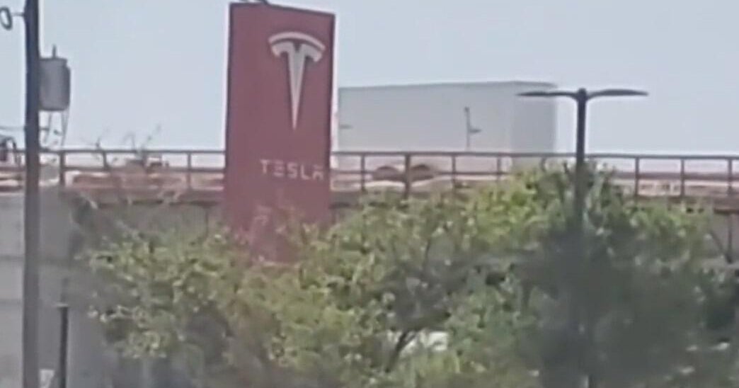 FBI launches task force to investigate attacks against Tesla - CBS Texas