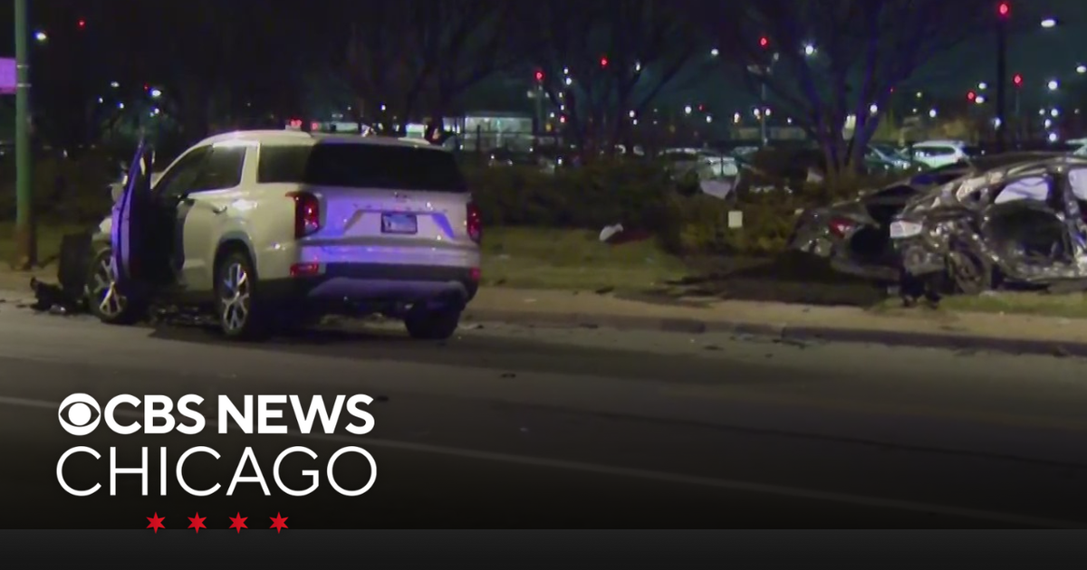 1 dead, 6 critically injured after crash near Chicago Midway Airport ...