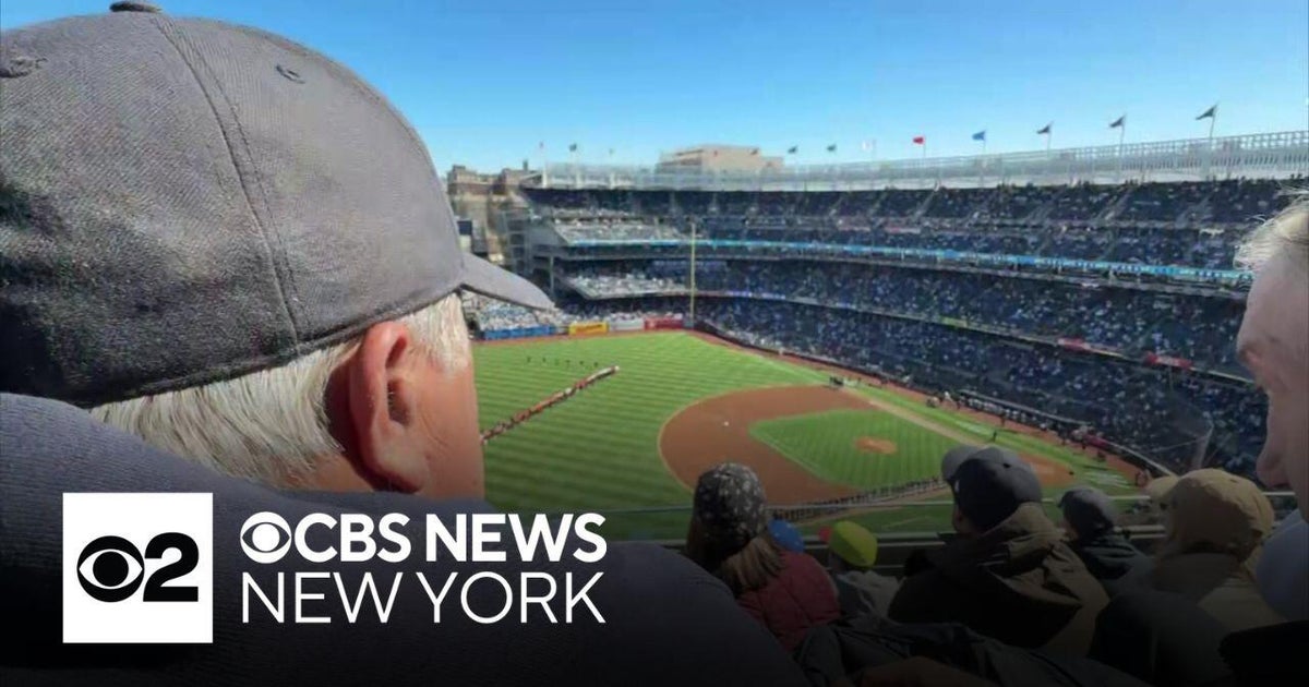 Yankees fan celebrates 60-year home opener attendance streak - CBS New York