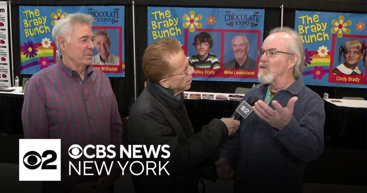 "The Brady Bunch" actors visit The Chocolate Expo in New Jersey - CBS ...