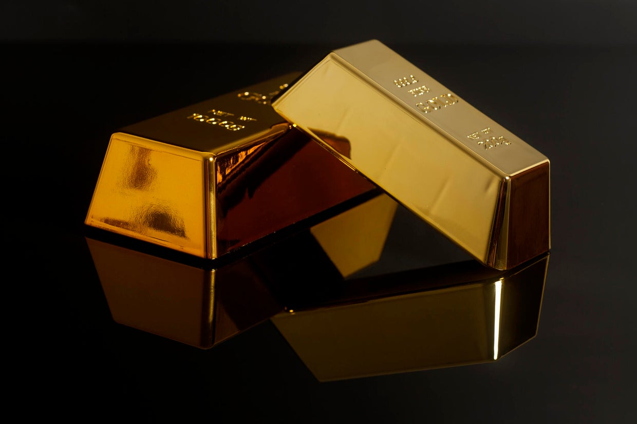3 smart gold investing moves to make this April - CBS News