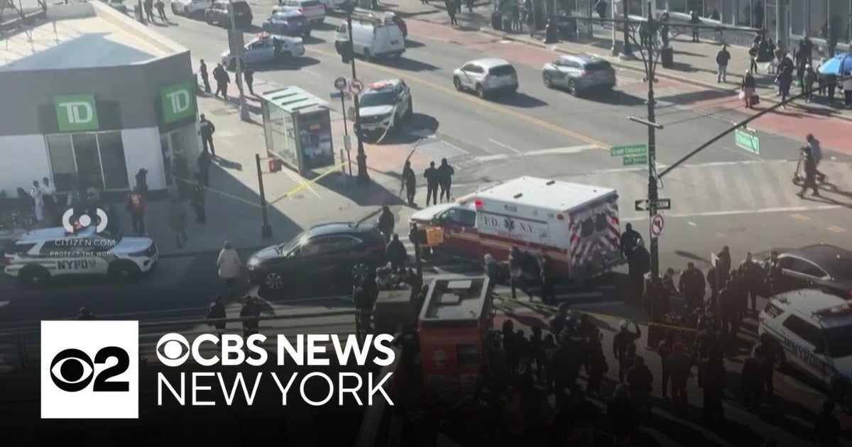 2 bystanders injured in Bronx shooting - CBS New York
