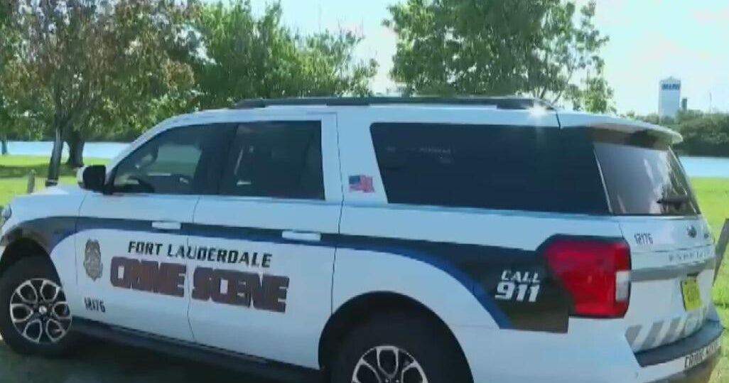 Body found floating in water in Fort Lauderdale - CBS Miami