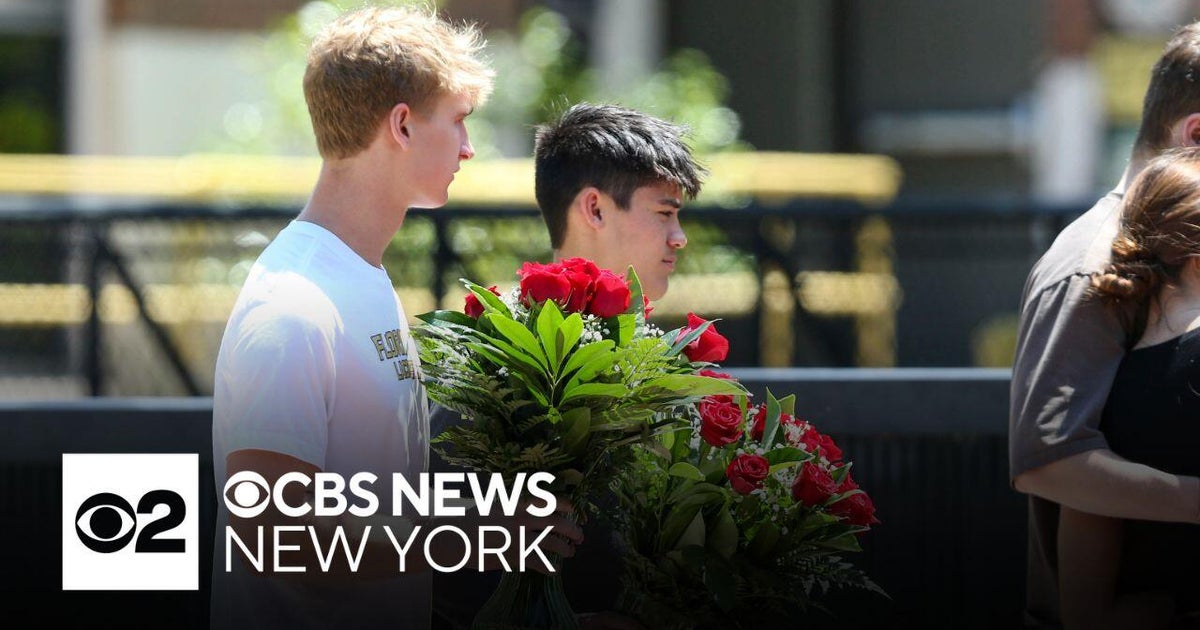 Florida State shooting vigil held to honor victims - CBS New York