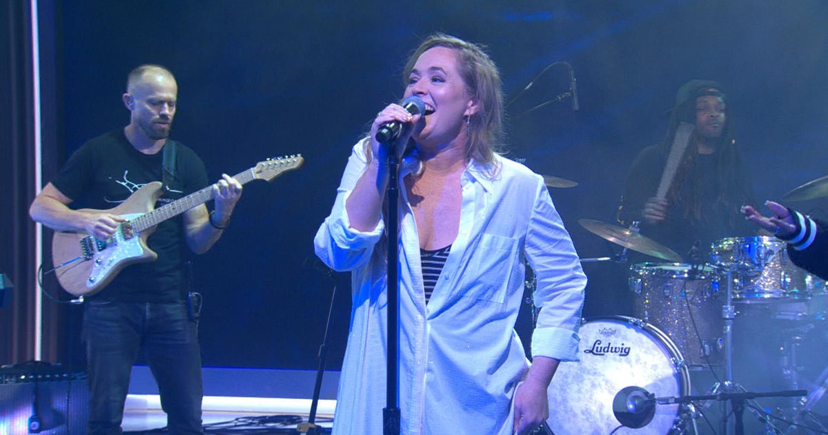 Saturday Sessions: Sir Woman performs "Circles" - CBS News