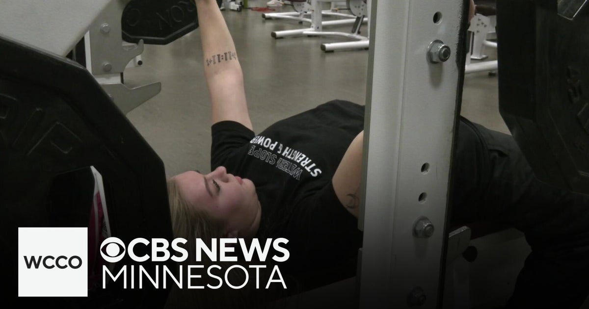 Teen powerlifter from Twin Cities racking up awards - CBS Minnesota
