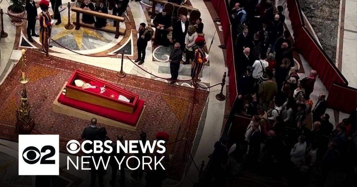 Pope Francis lying in state at St. Peter's Basilica - CBS New York