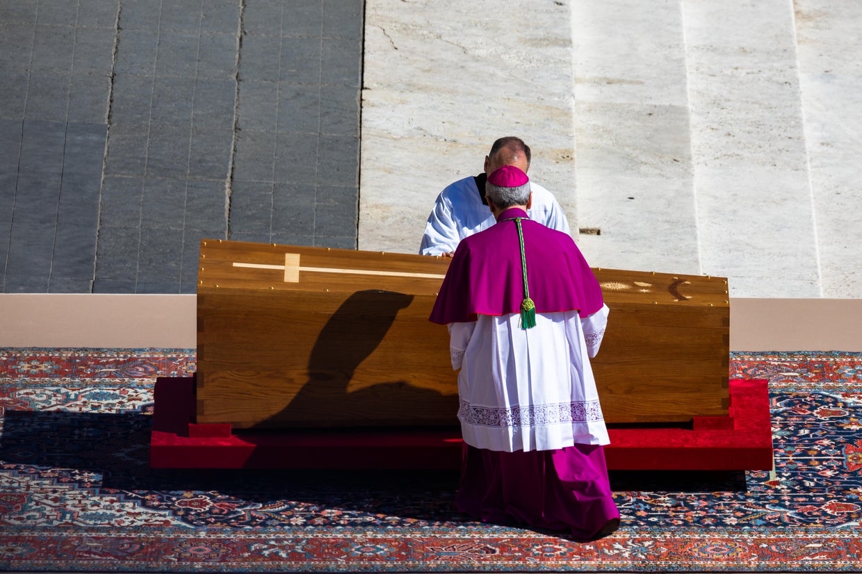 See photos of Pope Francis' funeral and procession as pontiff is laid ...