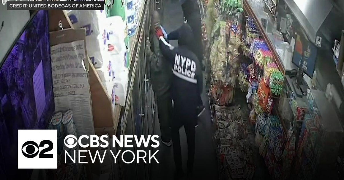 Video shows suspects in NYPD raid gear robbing Brooklyn bodega - CBS ...