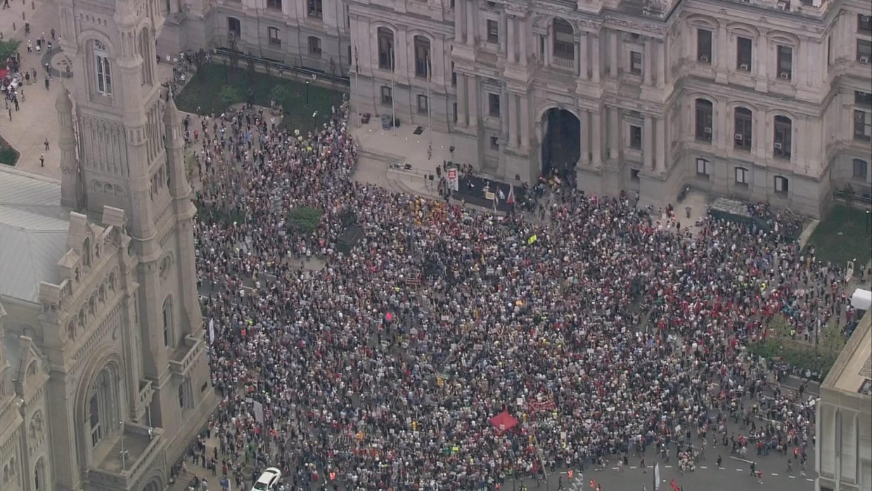 Massive crowd gathers in Philadelphia for Sen. Bernie Sanders, May Day ...