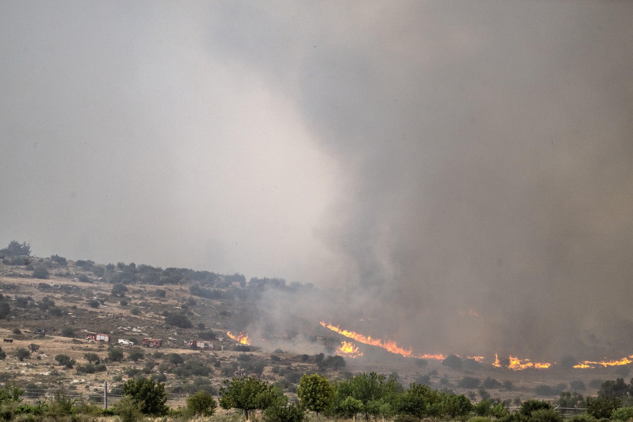 Israel wildfires spread near Jerusalem, drawing national emergency ...