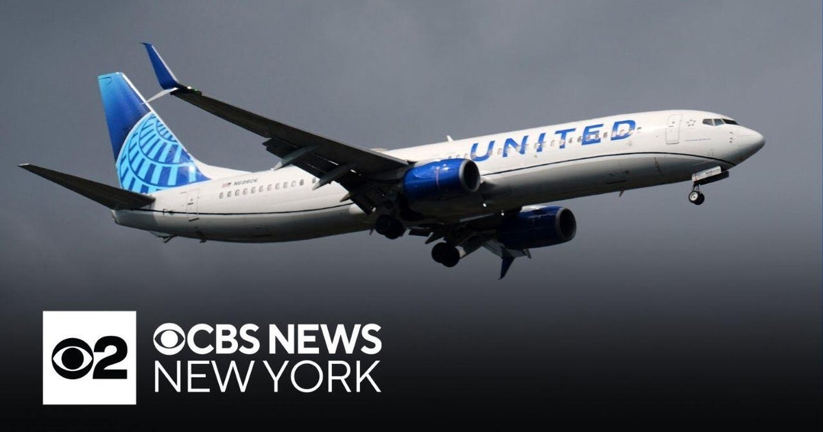 United Airlines cancels Newark flights amid hundreds of delays - CBS ...