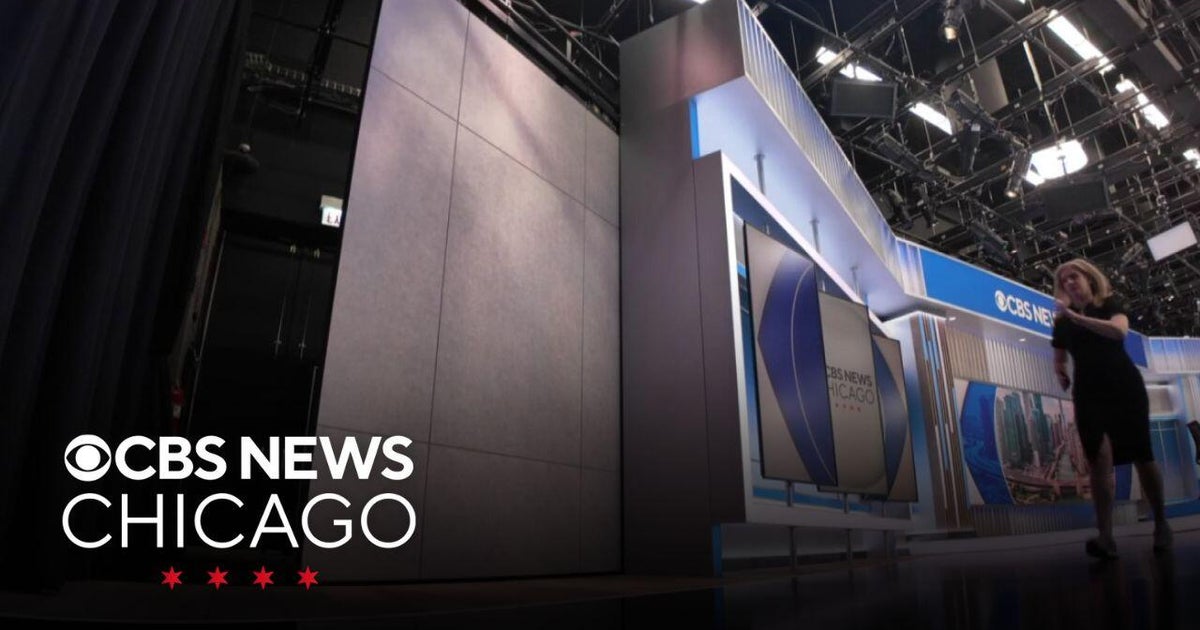Behind the scenes of the CBS News Chicago 4 p.m. newscast - CBS Chicago