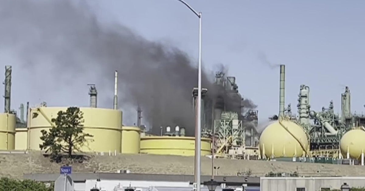 Fire breaks out at the Valero refinery in Benicia - CBS San Francisco