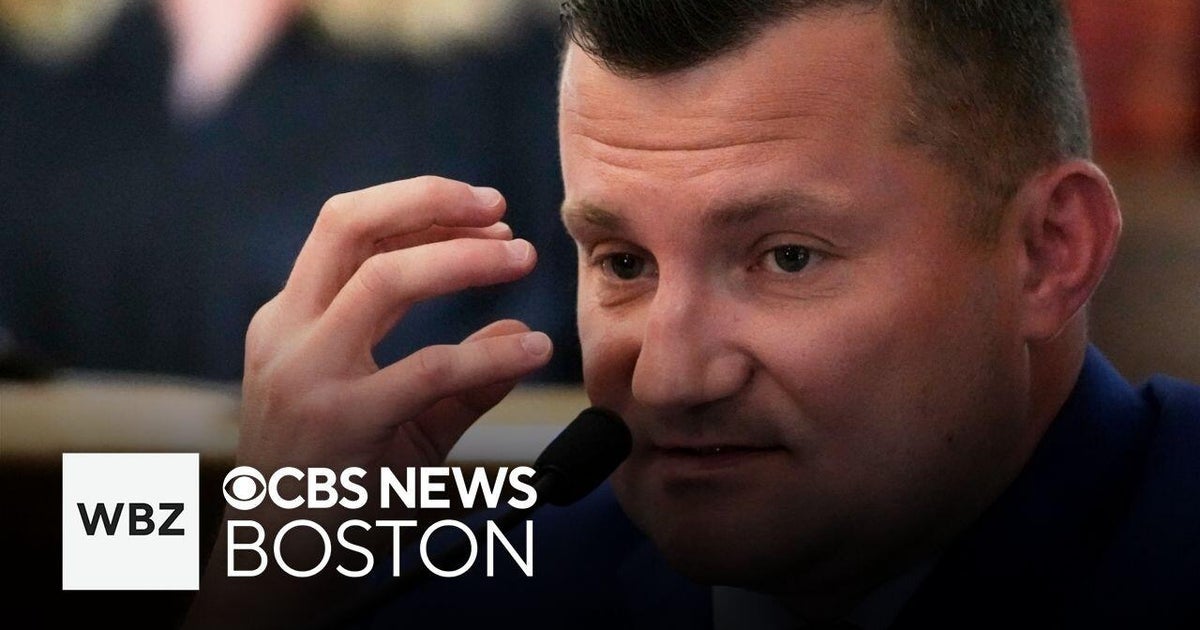 Karen Read investigator Yuri Bukhenik takes witness stand - CBS Boston