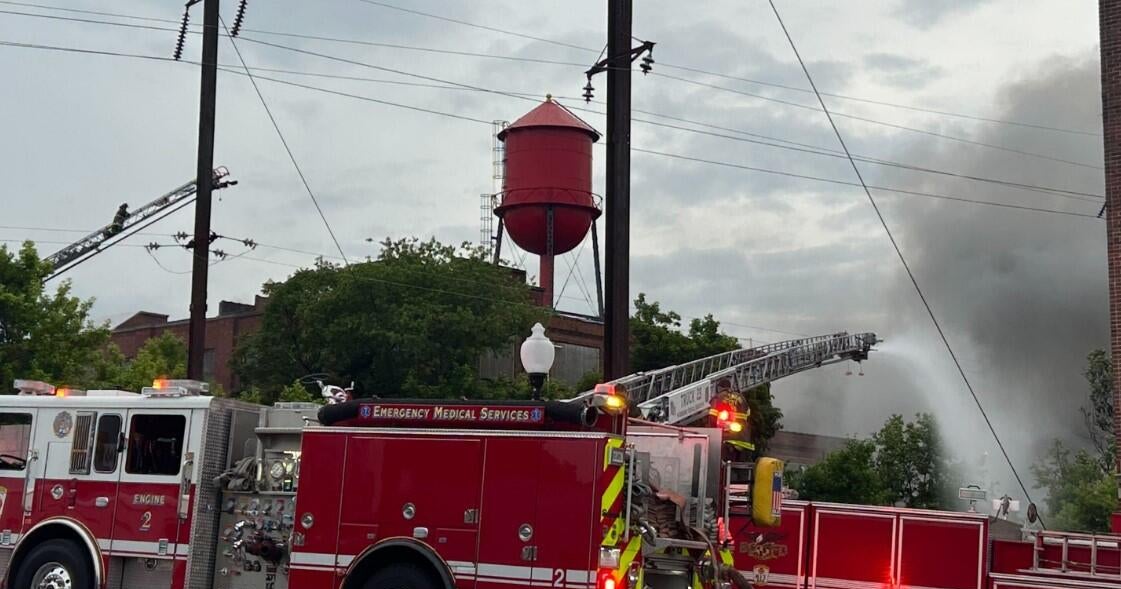 Baltimore fire chief gives update on massive warehouse fire - CBS Baltimore
