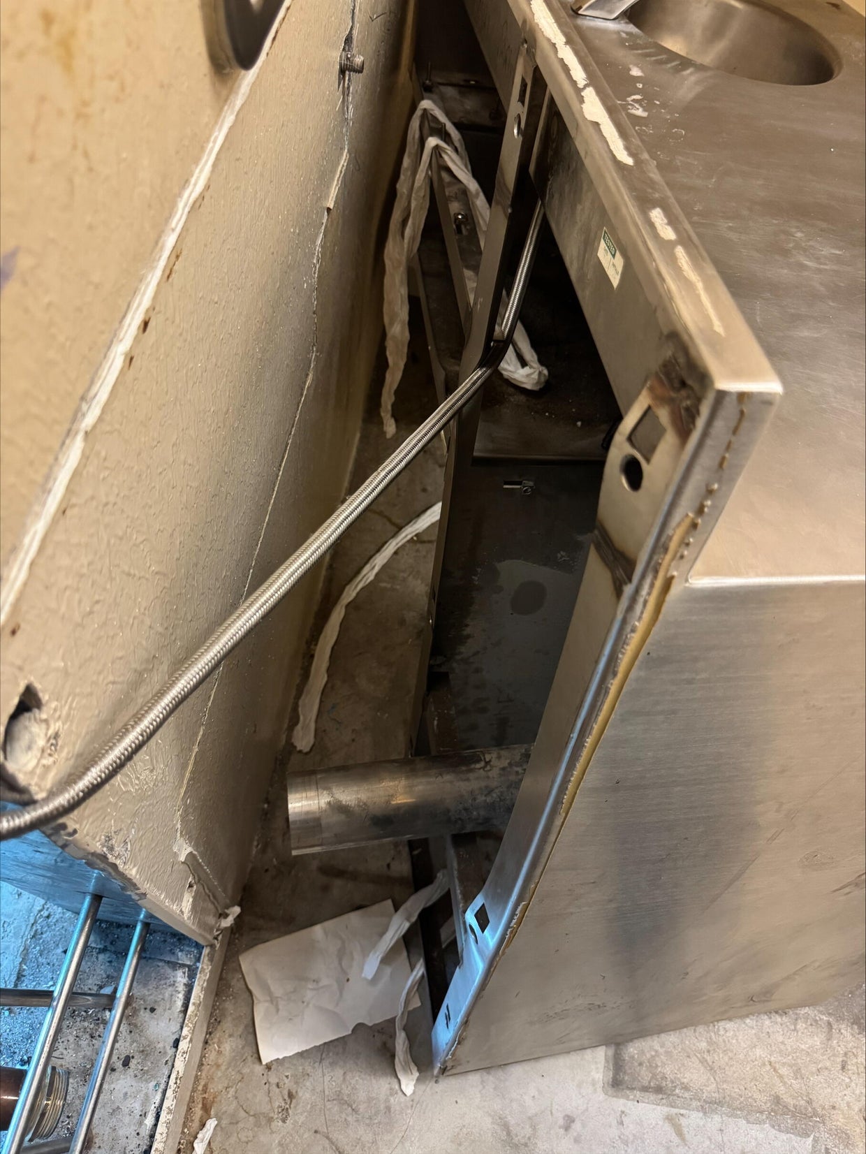 Video shows 10 inmates escaping New Orleans jail; 7 remain on the run ...
