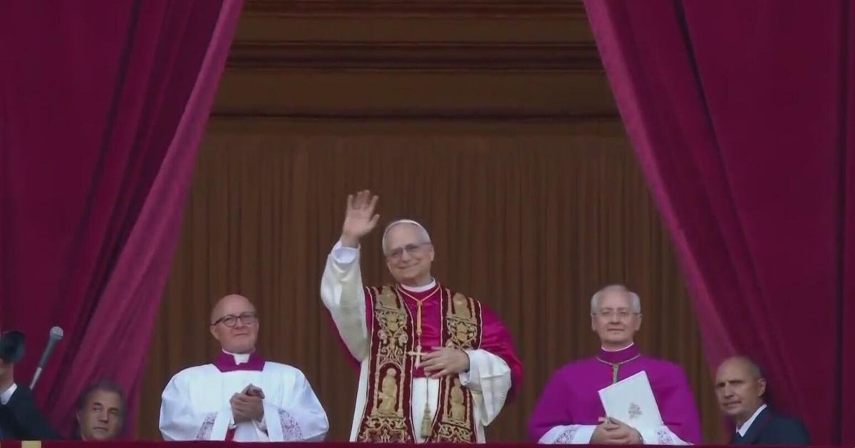 First American pope brings hope to Dallas Catholic charities - CBS Texas