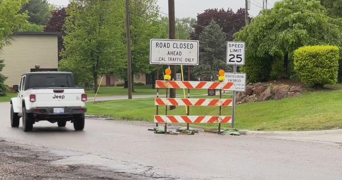 Signs installed to curb traffic in Independence Township, Michigan ...