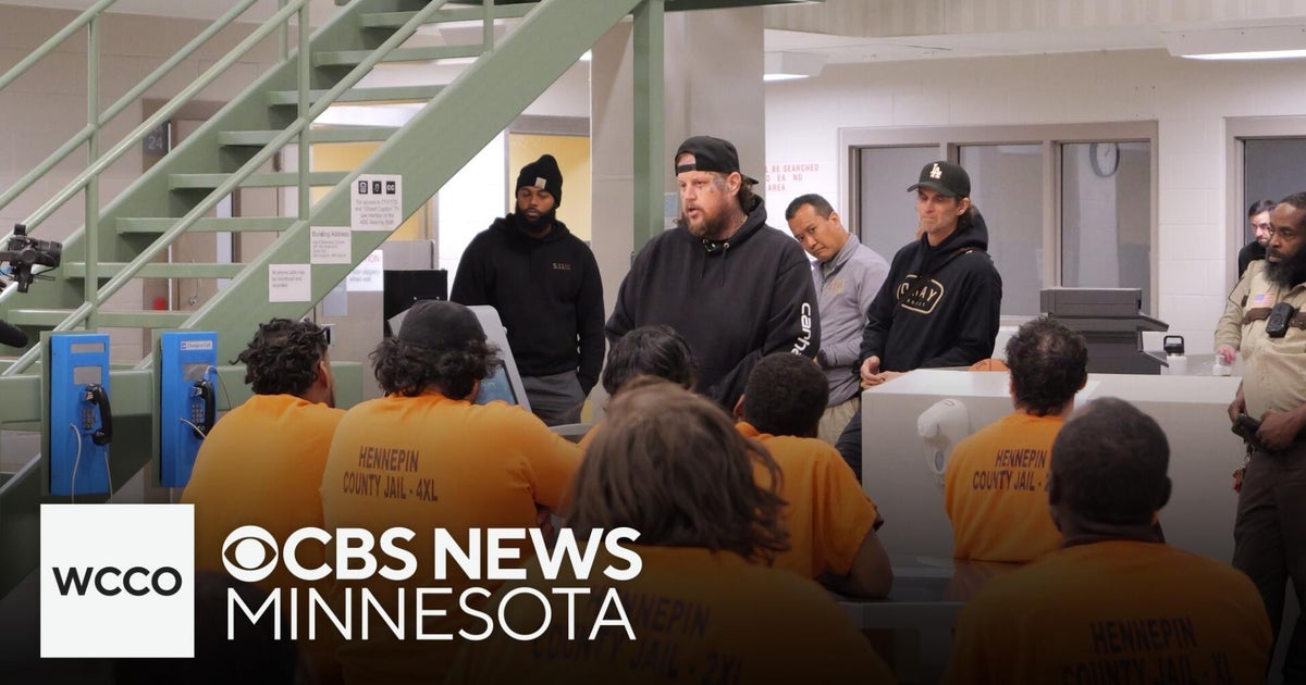 Country star Jelly Roll visits with Hennepin County Jail inmates - CBS ...