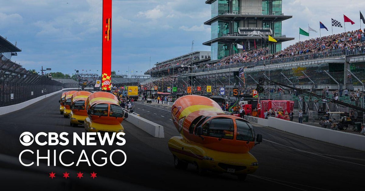 Slaw Dog wins inaugural Wienie 500 - CBS Chicago