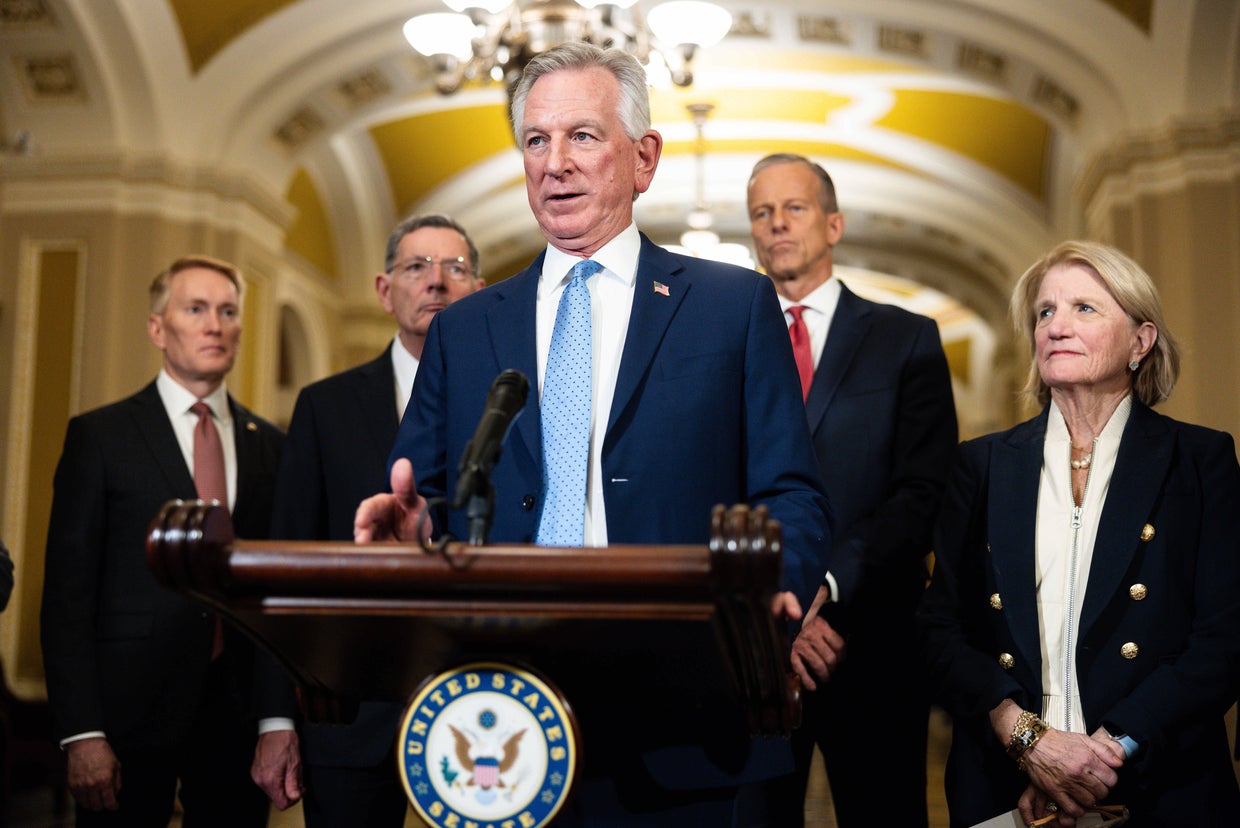 Tommy Tuberville announces bid for Alabama governor - CBS News