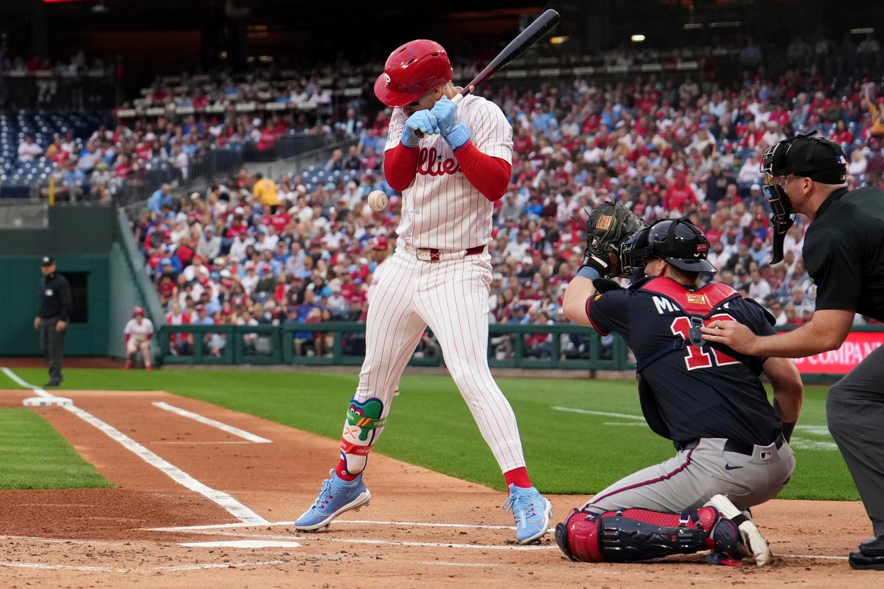 Suárez shines as Philadelphia Phillies overcome Harper's loss after HBP ...