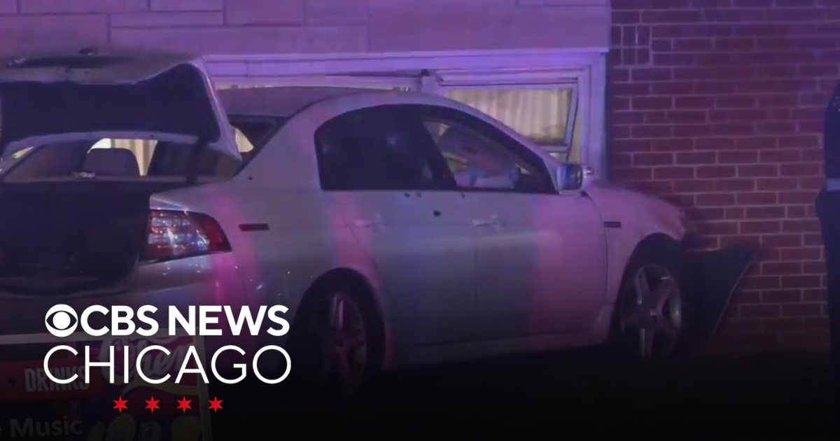 Shootout ends with car crashing into building on Chicago's Northwest ...