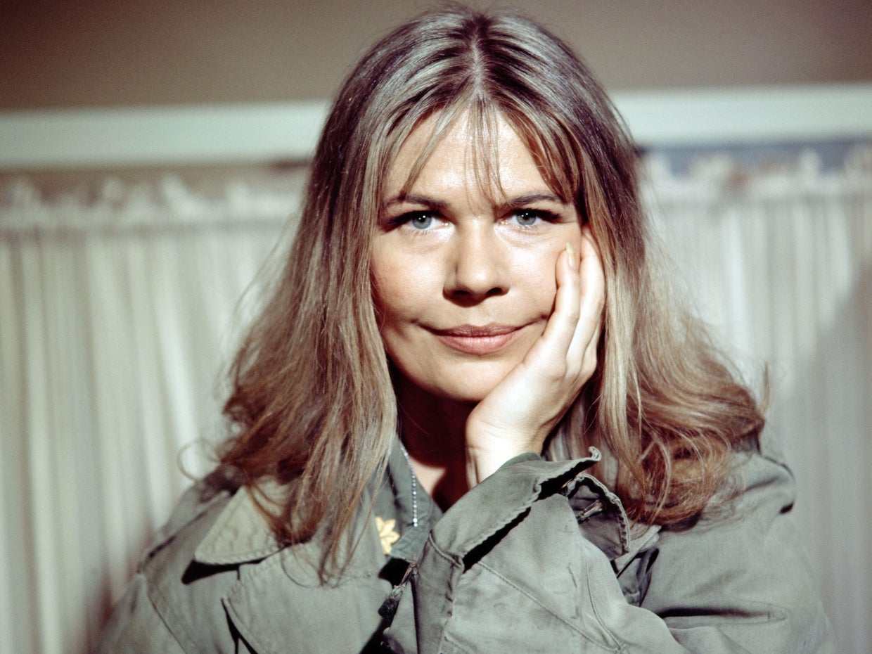 Loretta Swit, a star of TV's "M*A*S*H," dies at 87 - CBS News