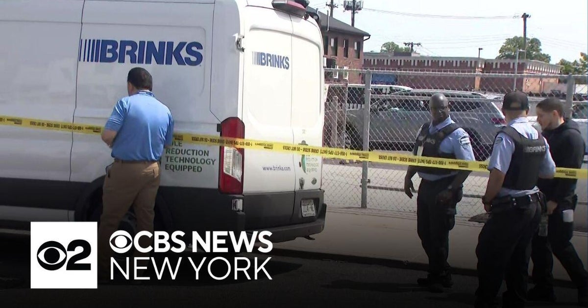 Two men wanted for Brinks truck robbery in Queens, NYPD says - CBS New York