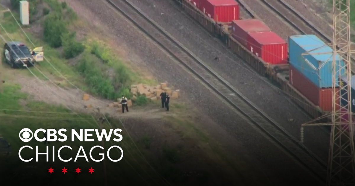 Police investigating possible freight train burglary on Metra UP-W line ...